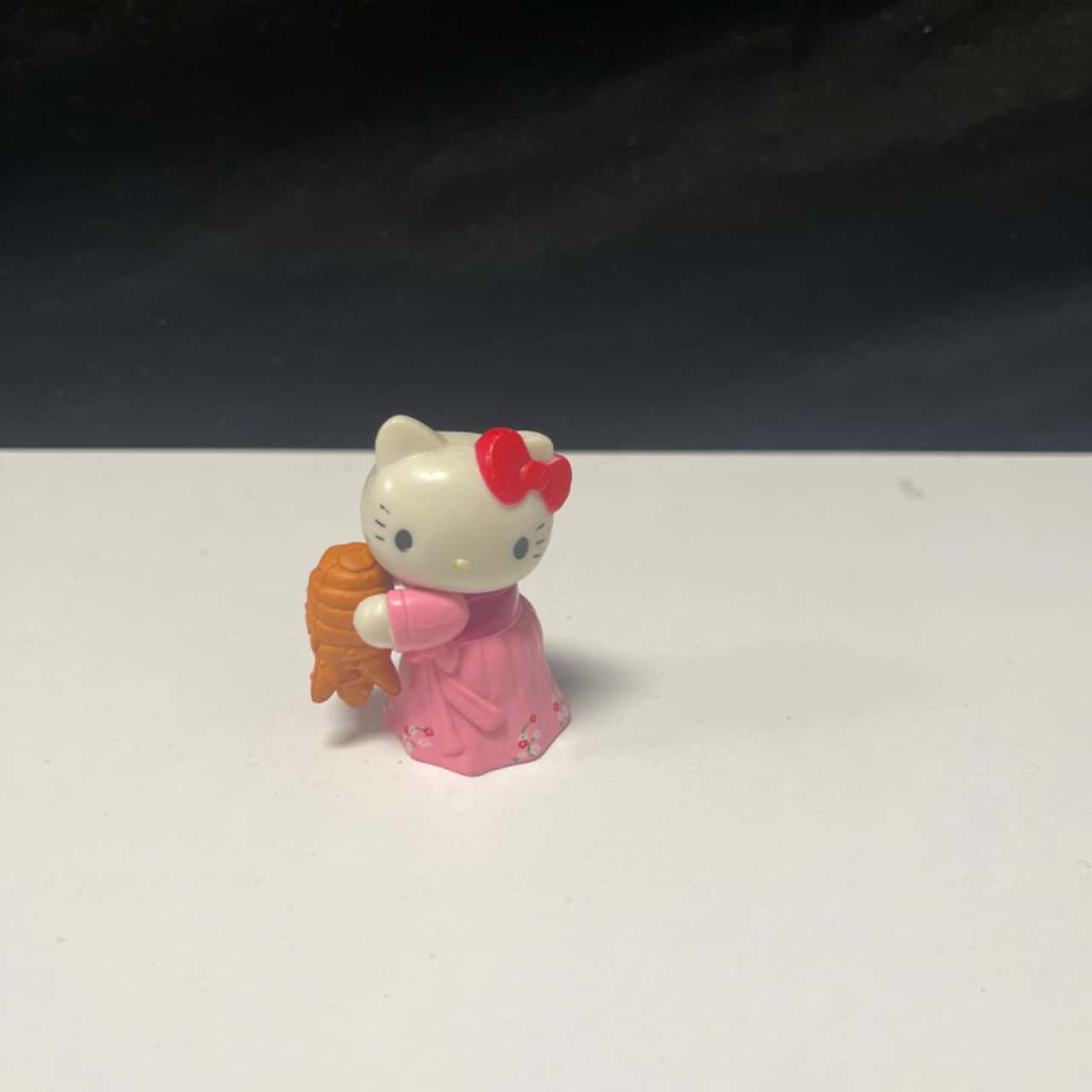 Set of 11 variants of hello kitty figurines