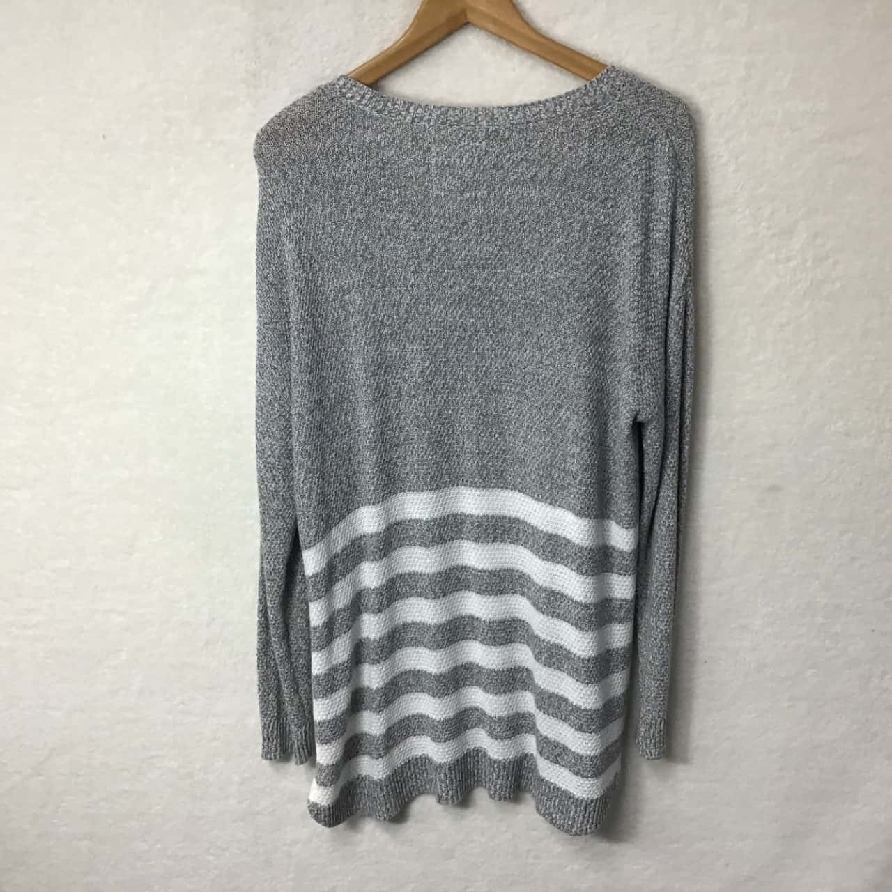 Archy & Co Womens Size M Grey / White Striped Knitted Jumper (s)