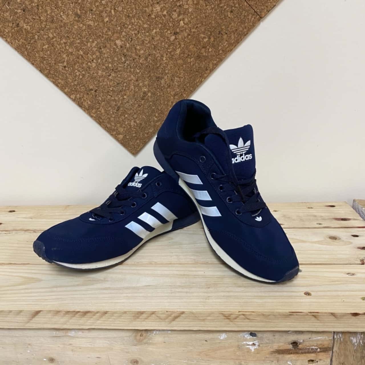 Adidas Mens Size 9 Blue/White Sneakers(s)