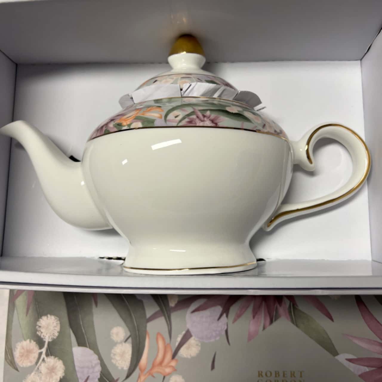 BNIB Robert Gordon Stella aubergine teapot and 2 tea cups with saucers ...