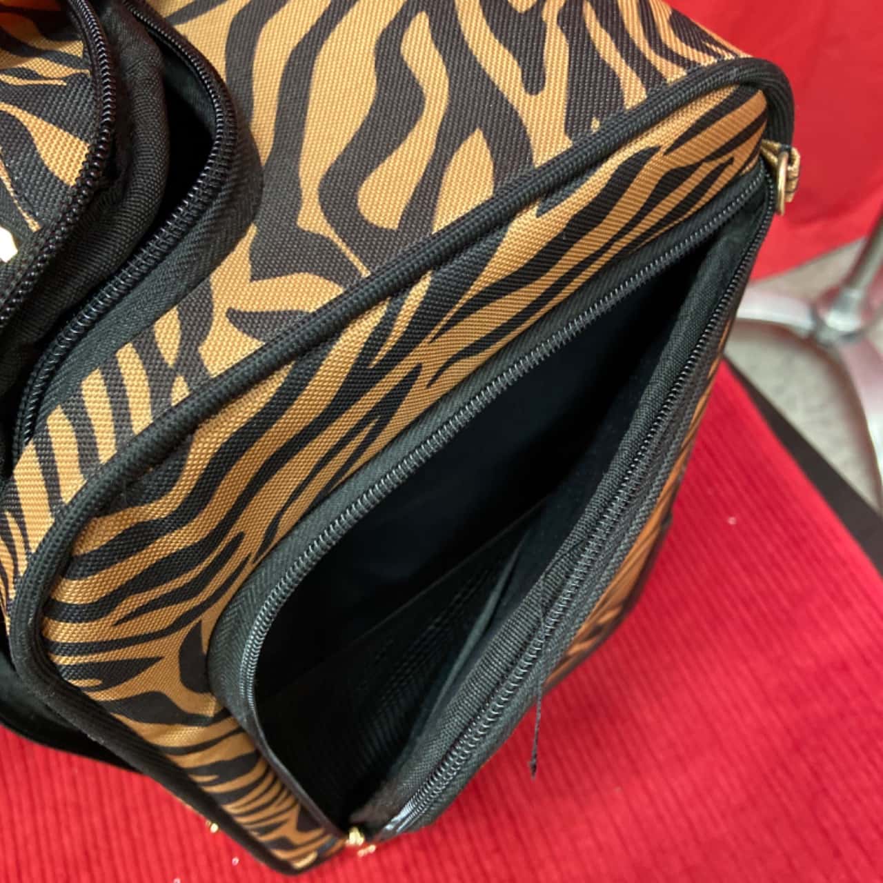 Marikai Womens Animal print Brand New Overnight or Travel Case 36cm ...