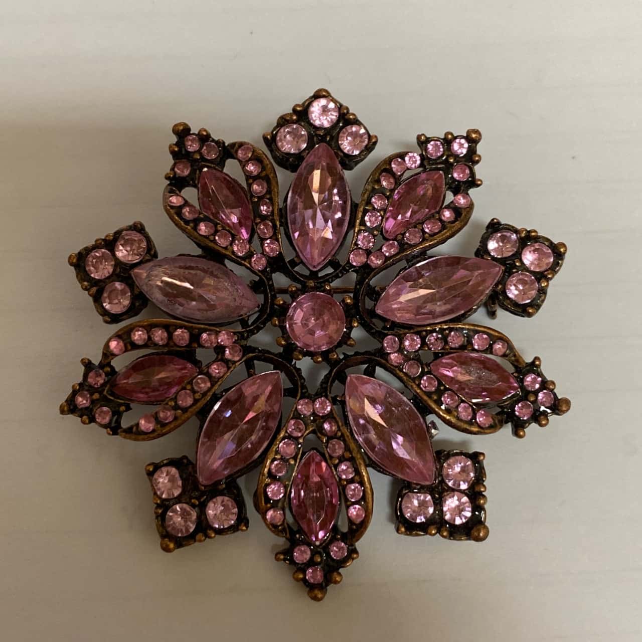 Womens Brooch Pink (s)