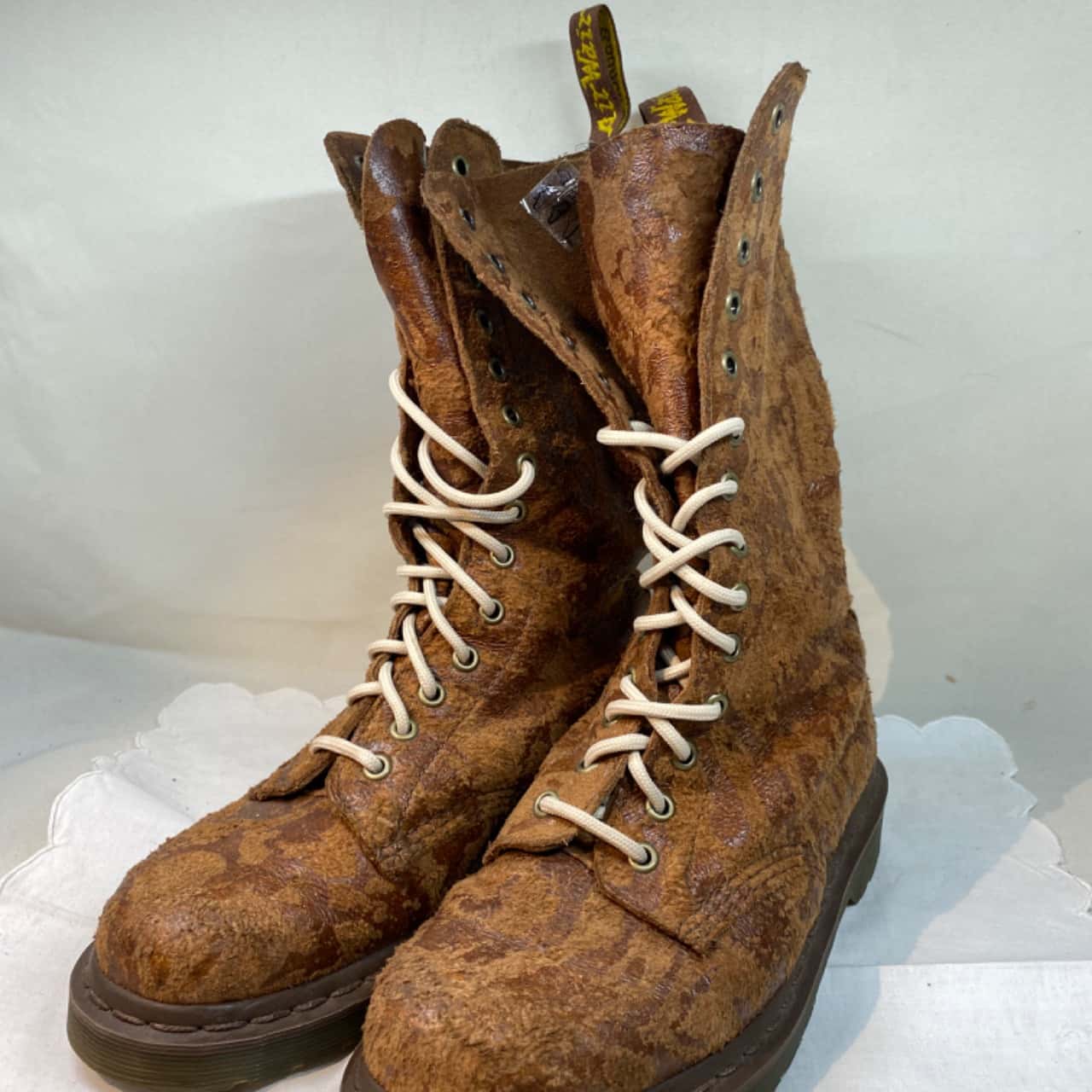 Dr Martens Womens High Lace Up Brown disressed leather Size 39 Brown (s)