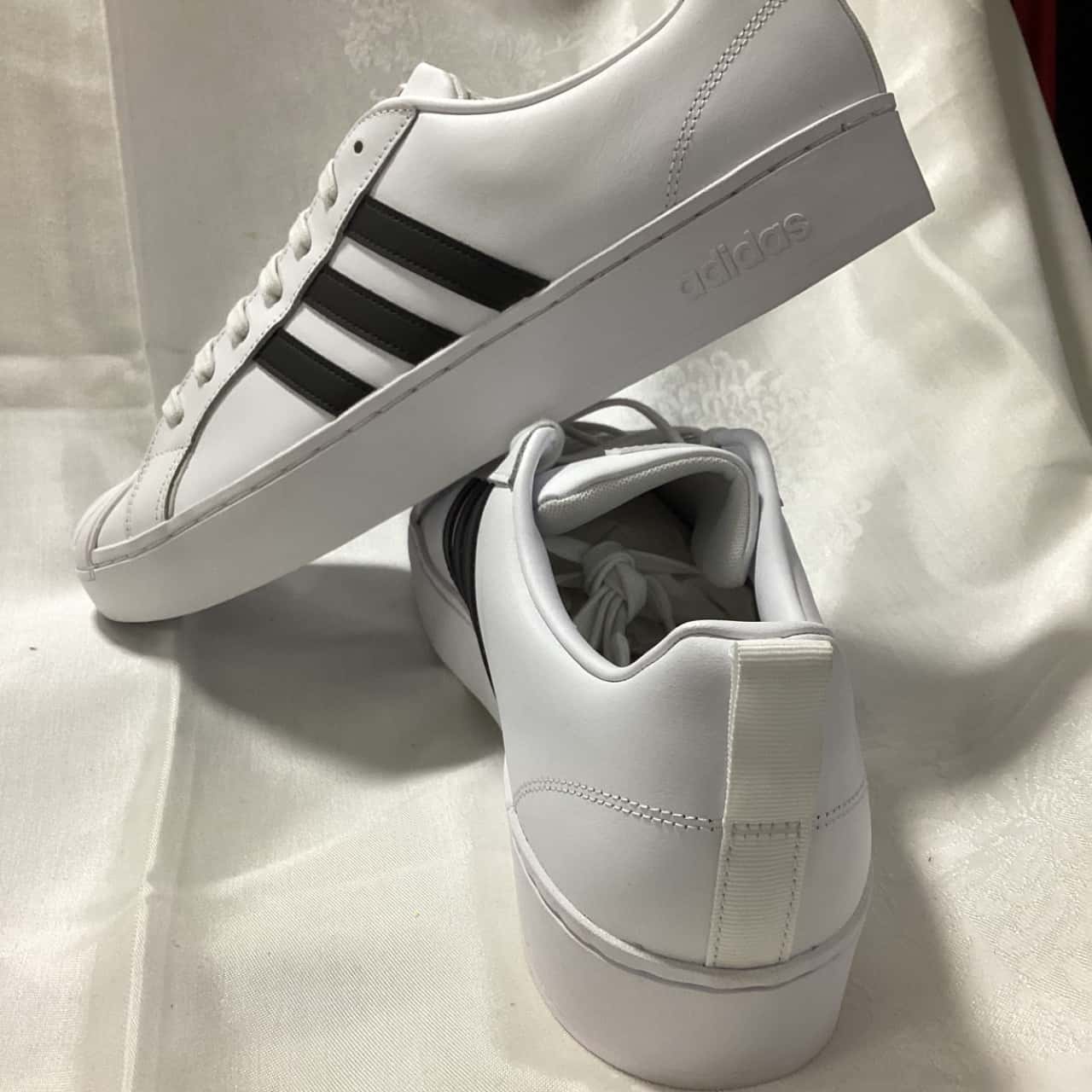 Adidas Mens Size 13.5 / 14 White/Black