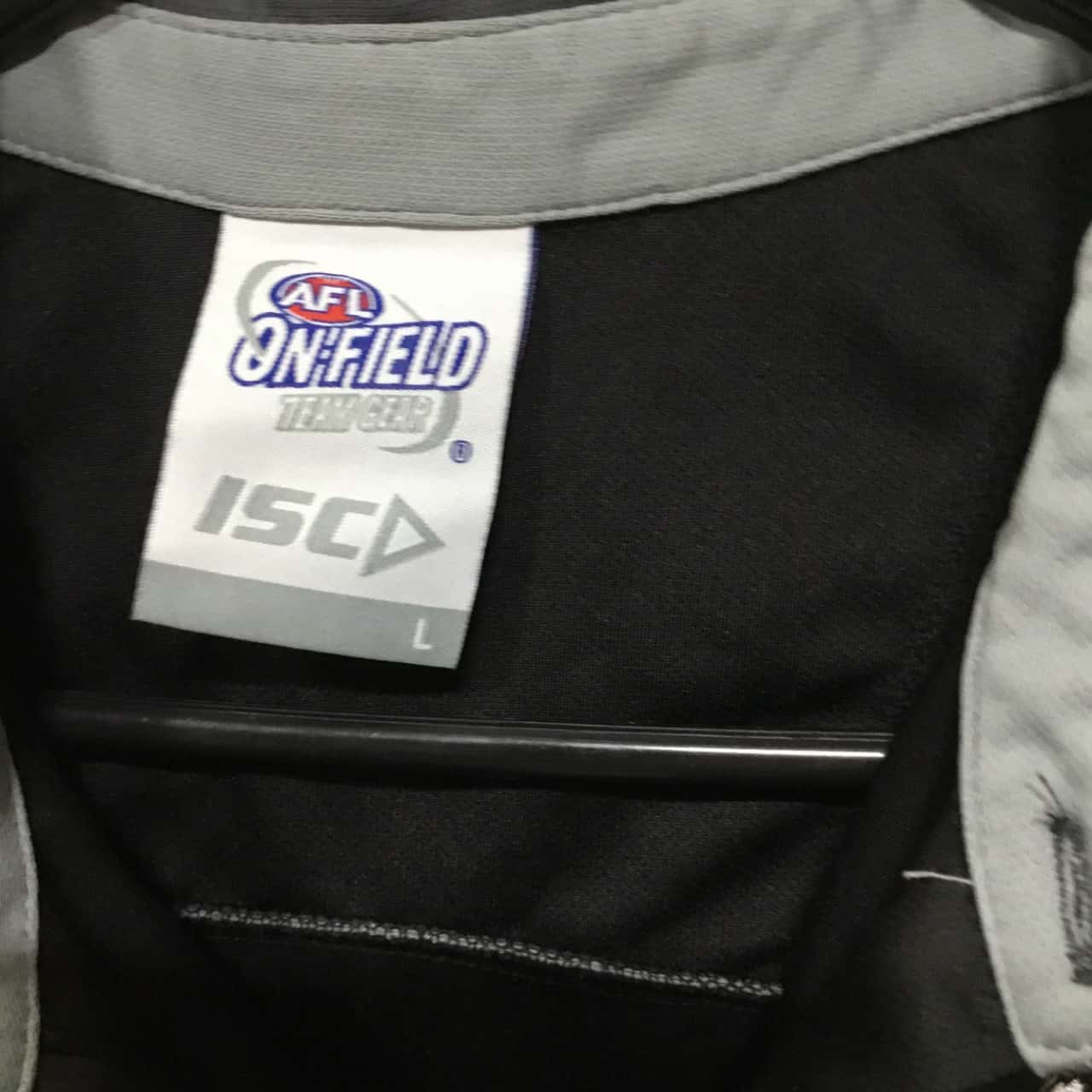 Mens AFL Size L Black / White Collingwood top(s)