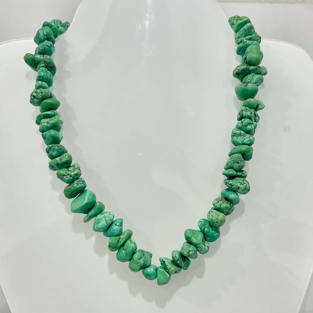 Green Gemstone Necklace (s)