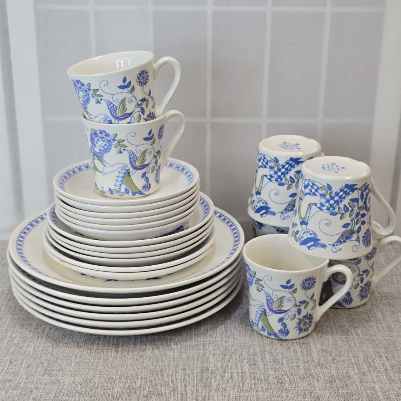 Vintage Figgjo Norway 'Lotte' Dinner Set (s)