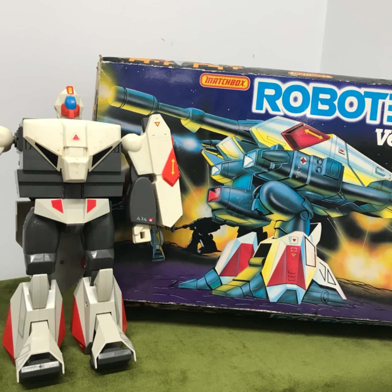 Original 1986 Matchbox Robotech -Veritech Hover Tank