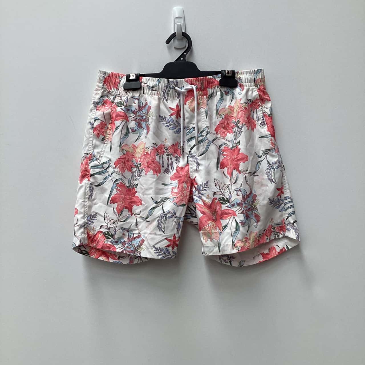Industrie Mens Shorts Size L Floral / White