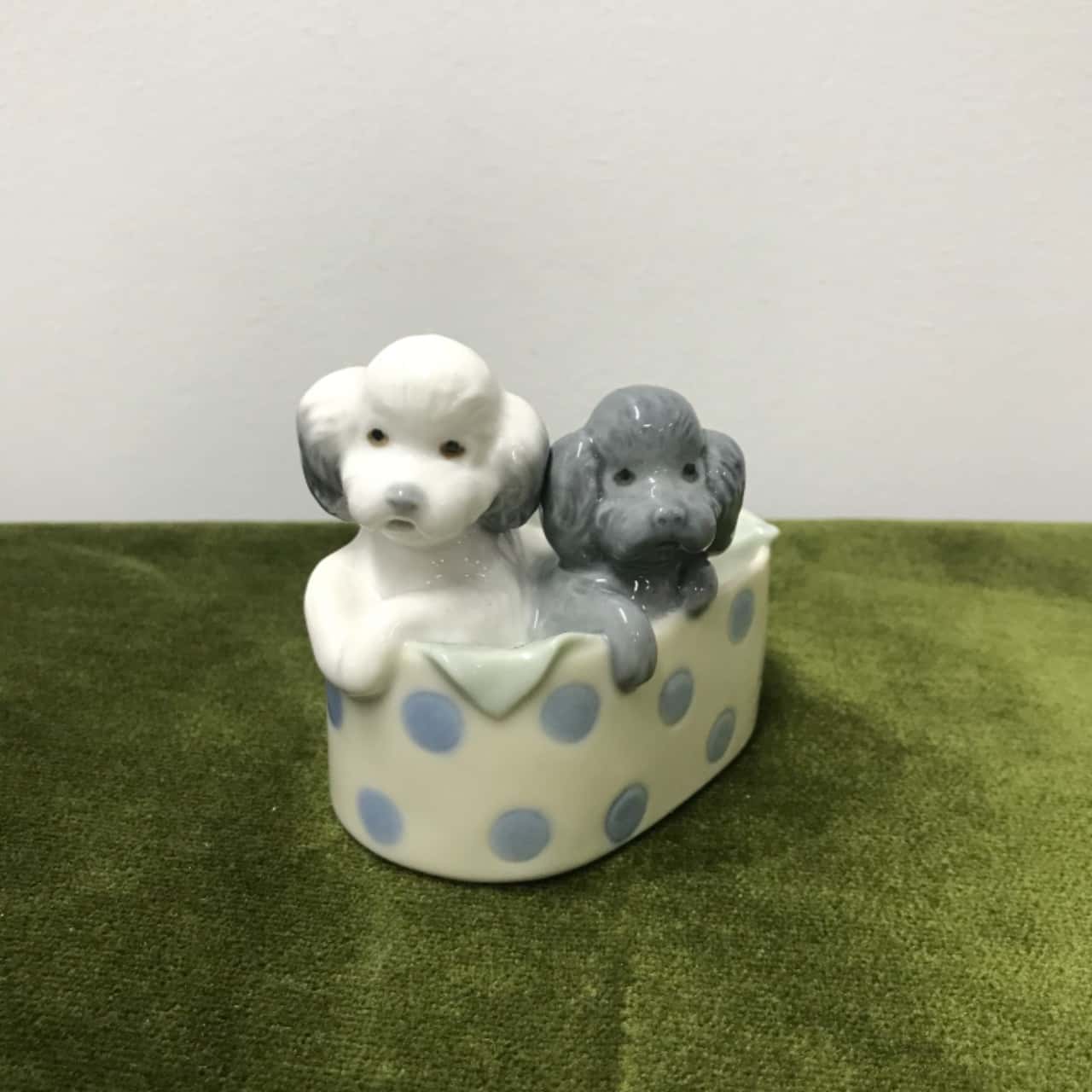 1988 NAO by Lladro Dogs in Basket(s)