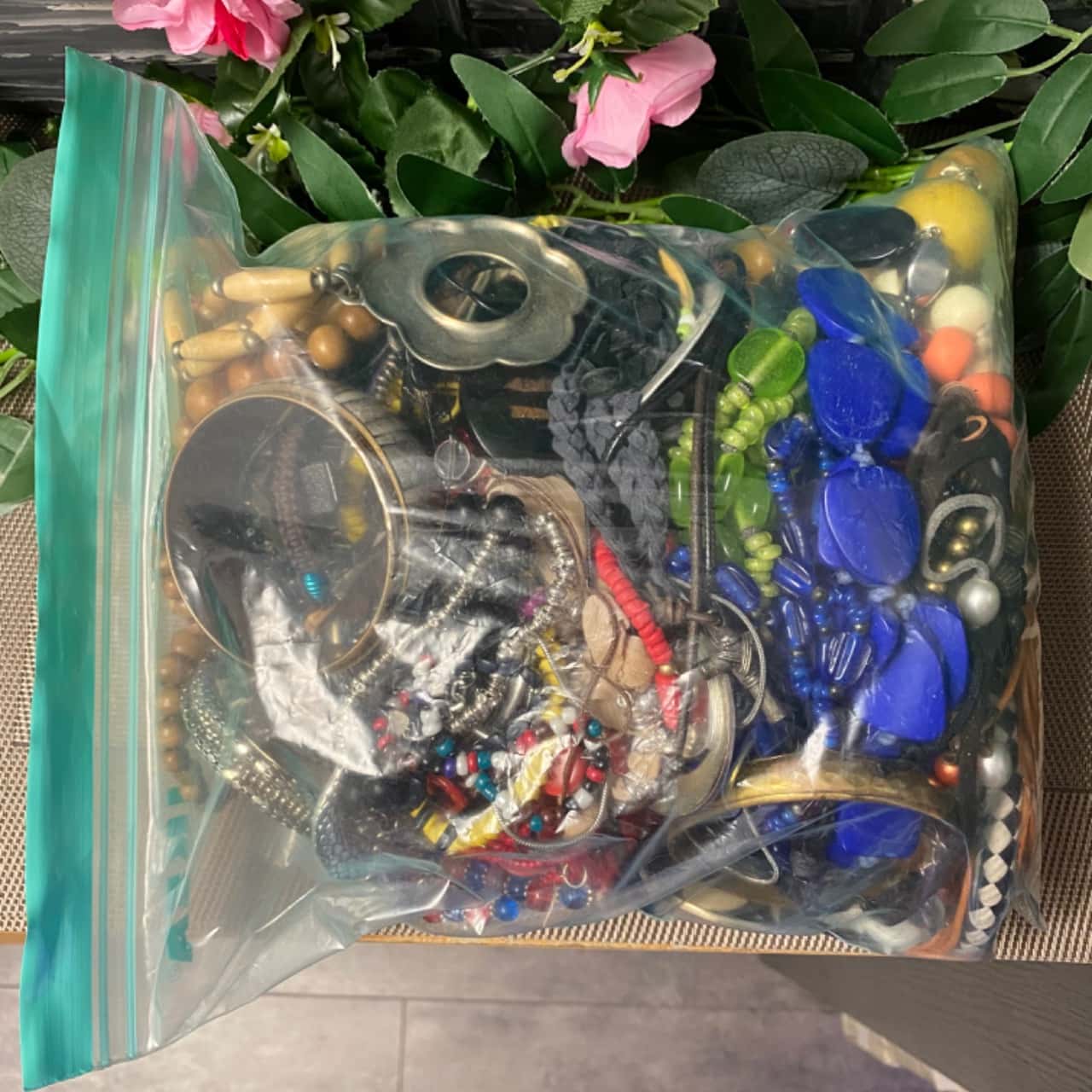 Bag 12- Womens Asstd bag of wearable jewellery (s)