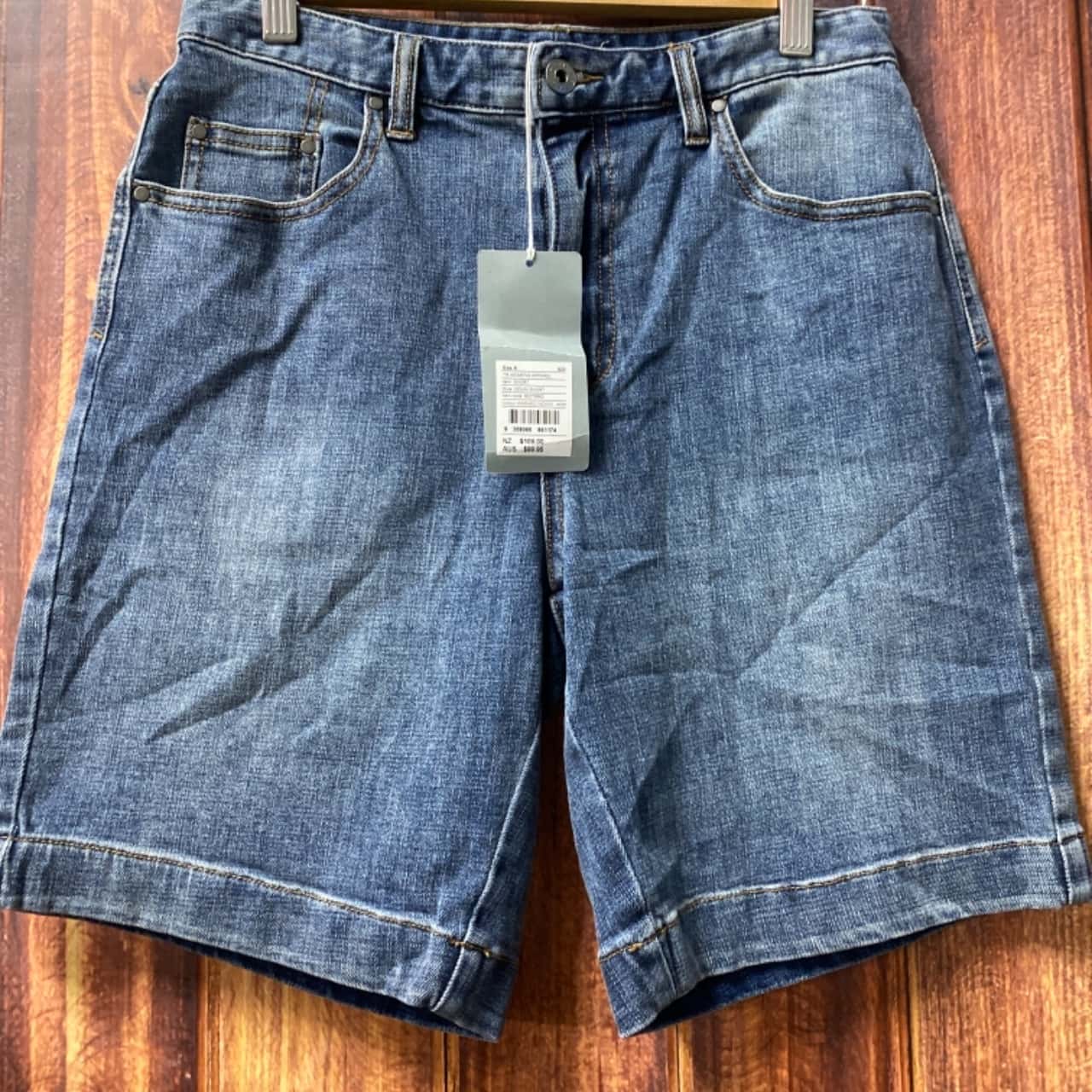 Trenery Womens Size 8 Denim Shorts new (s)
