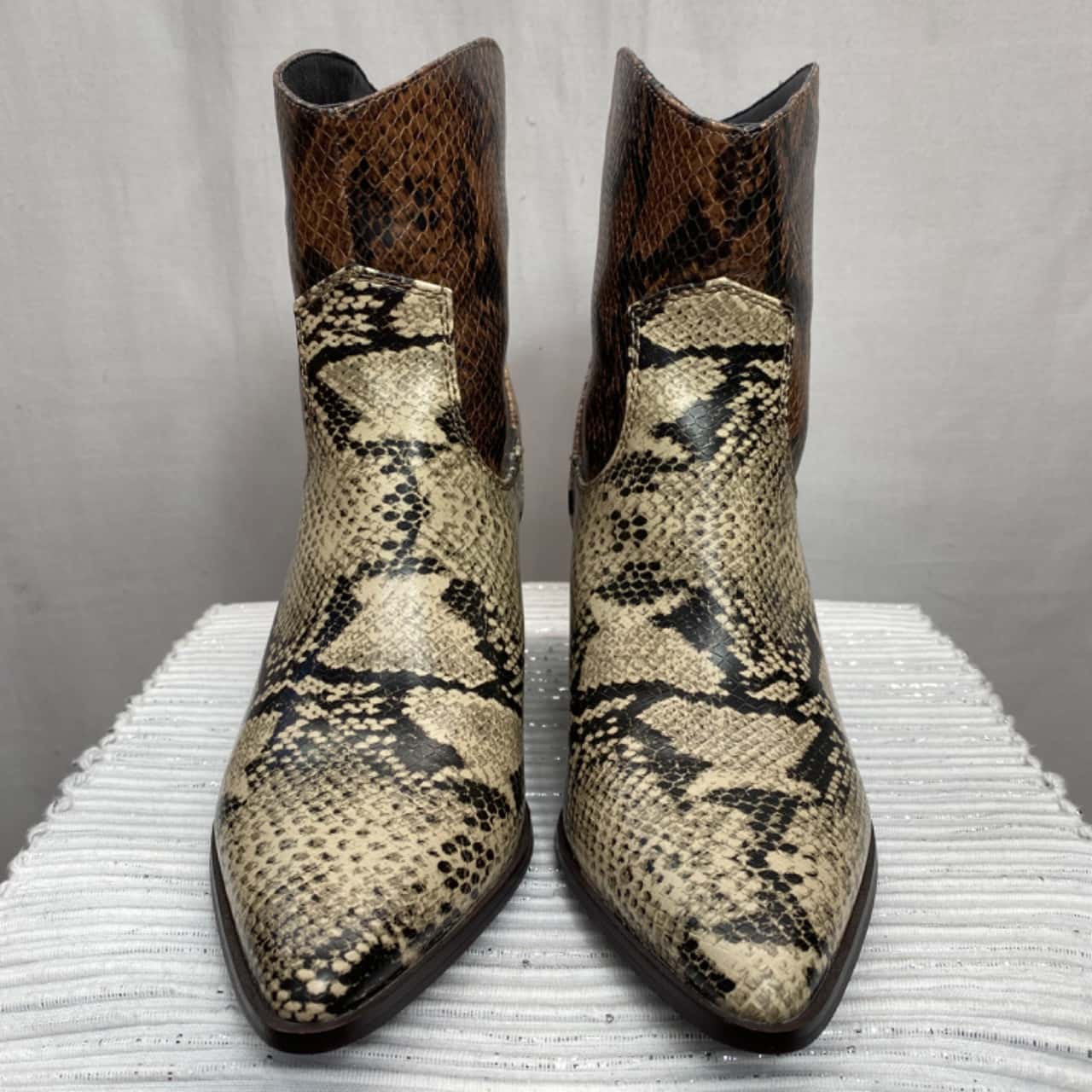 Women's Pied A Terre Size 10 Animal Reptile Print Brown Boots