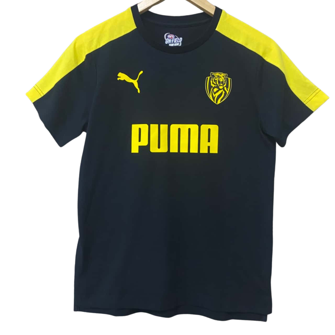 Kid’s Puma Richmond T-Shirt BNWT Size 13-14(s)