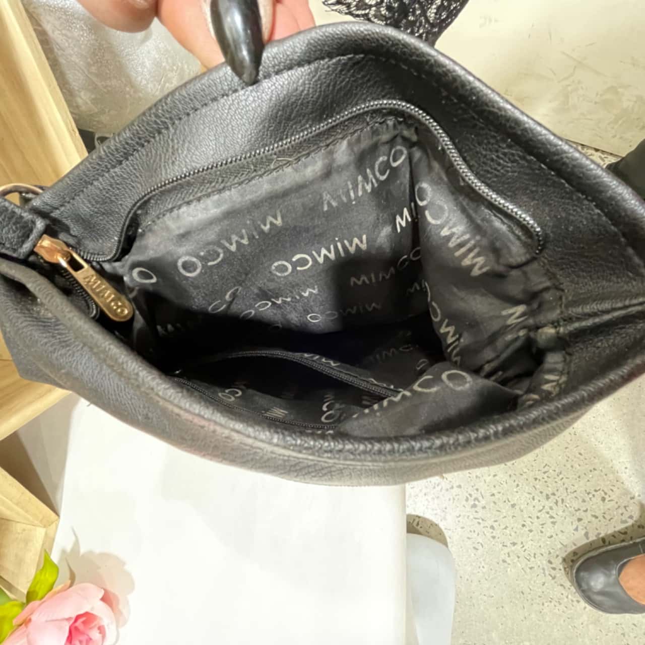 TRENDY MUST HAVE!! MIMCO BRAND!! Womens CROSS BODY BAG Black (s)