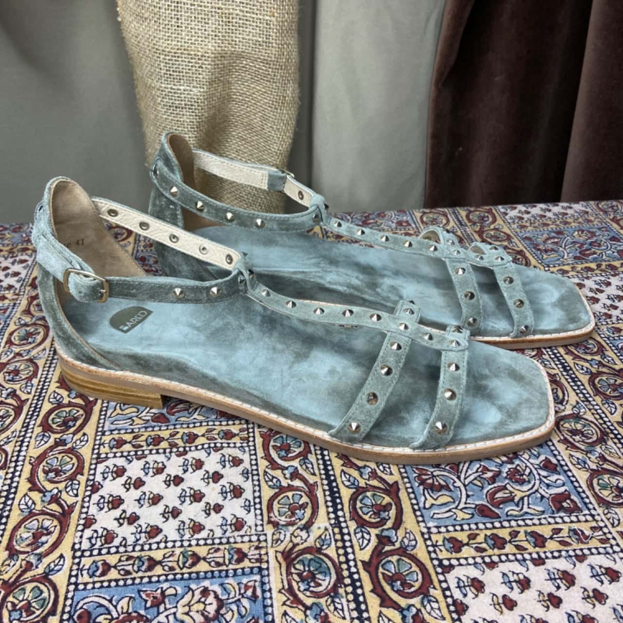 Bared Flamingo Sandals Suede Womens Size 41 Grey / Olive(s)