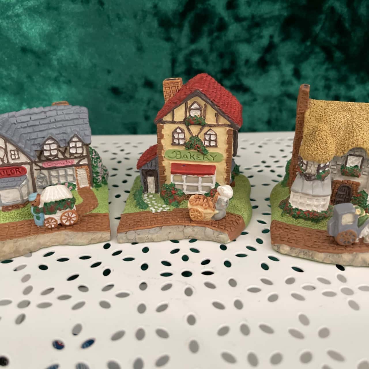 Avon mini village houses set of 3(s)