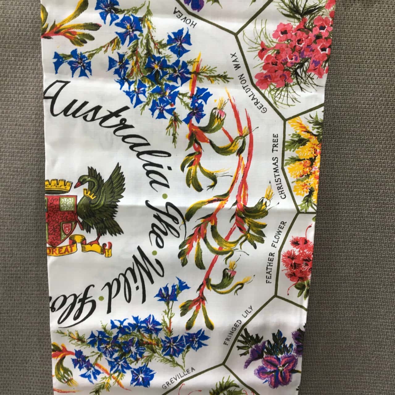 Australian Tablecloth, Size: 132 cm x 134 cm, Floral