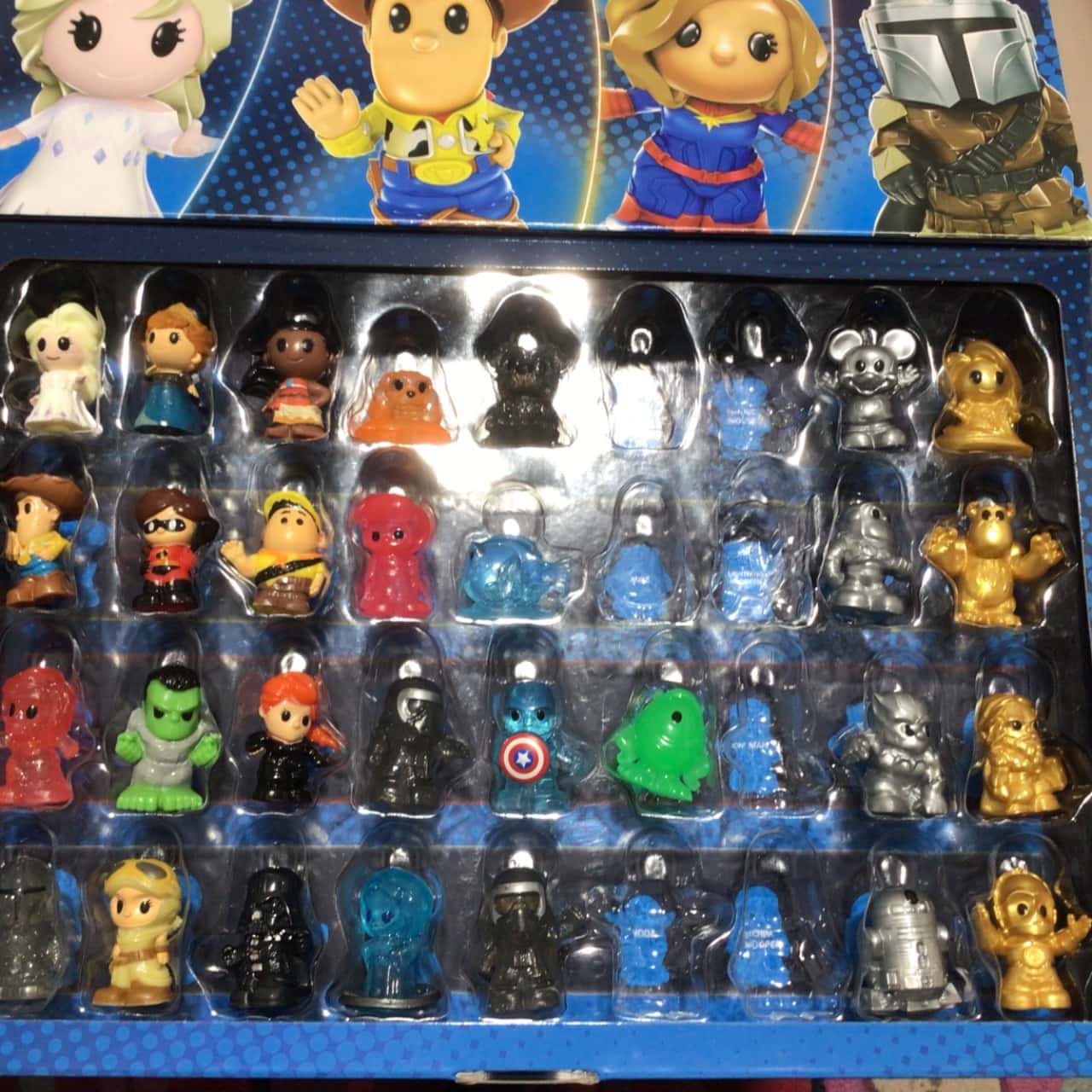 29 Ooshies in collector case 2020 Woolworths (s)