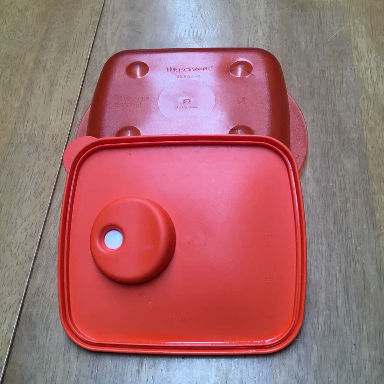 Tupperware Red Vent & Serve Container 3385A-4 & 3386B-2