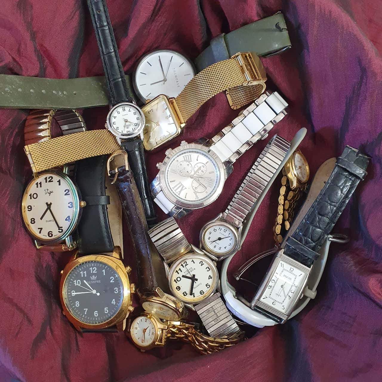 550g Bag Of Broken & Untested Watches(s)