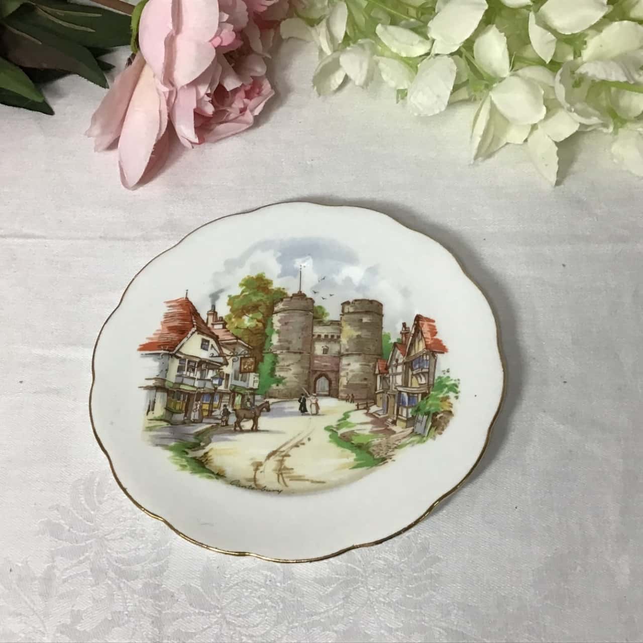 Vintage Roslyn China Beautiful Britain “Canterbury” Fine Bone China Plate
