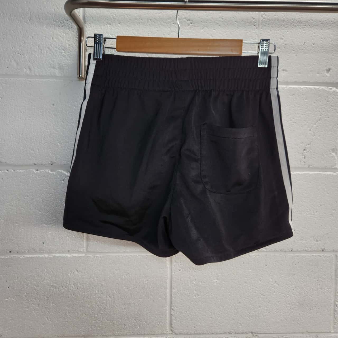 Adidas Womens Size 8 Shorts Black (s)