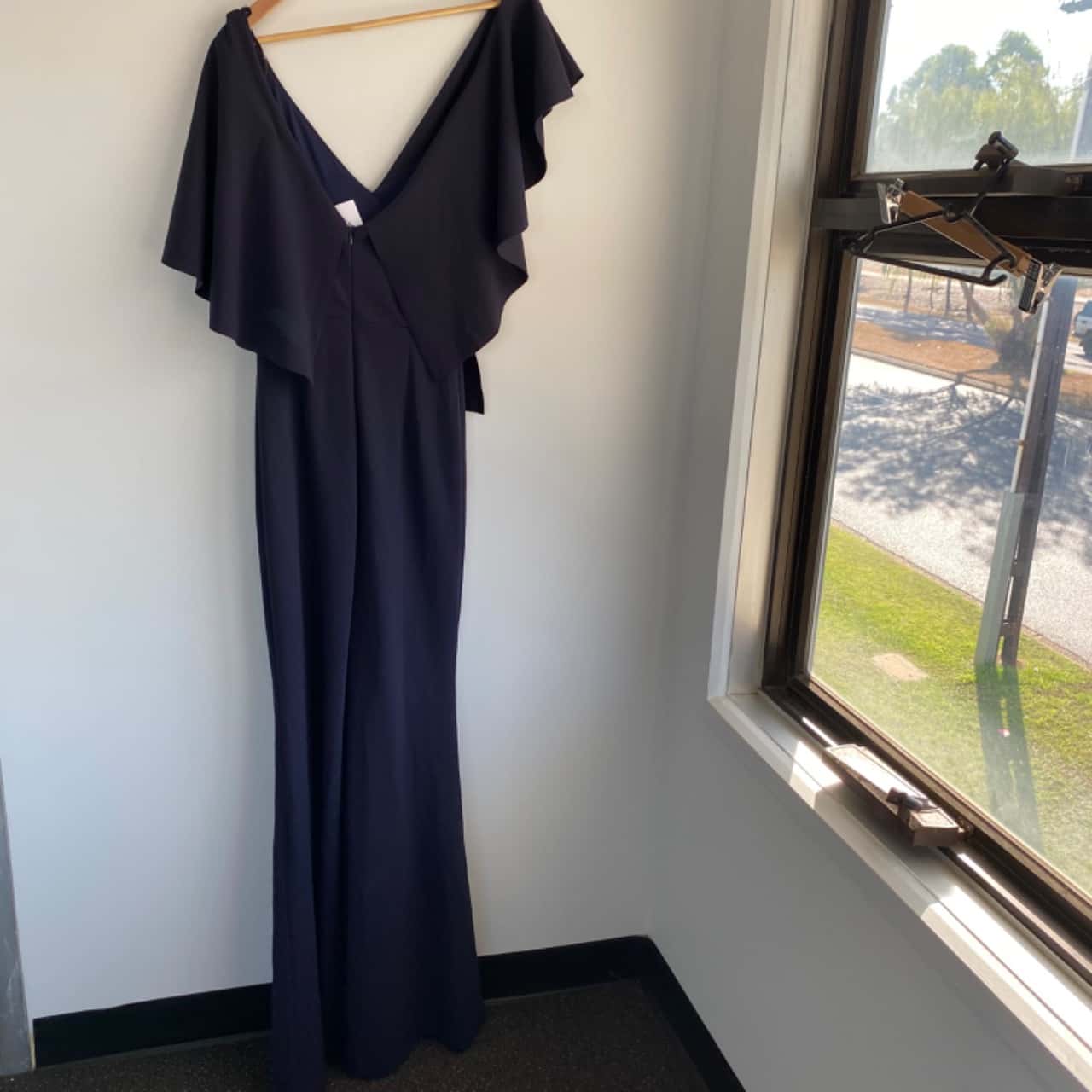 BNWT Pasduchas Irreplaceable Gown Midnight Size 8 Australian Made (s)