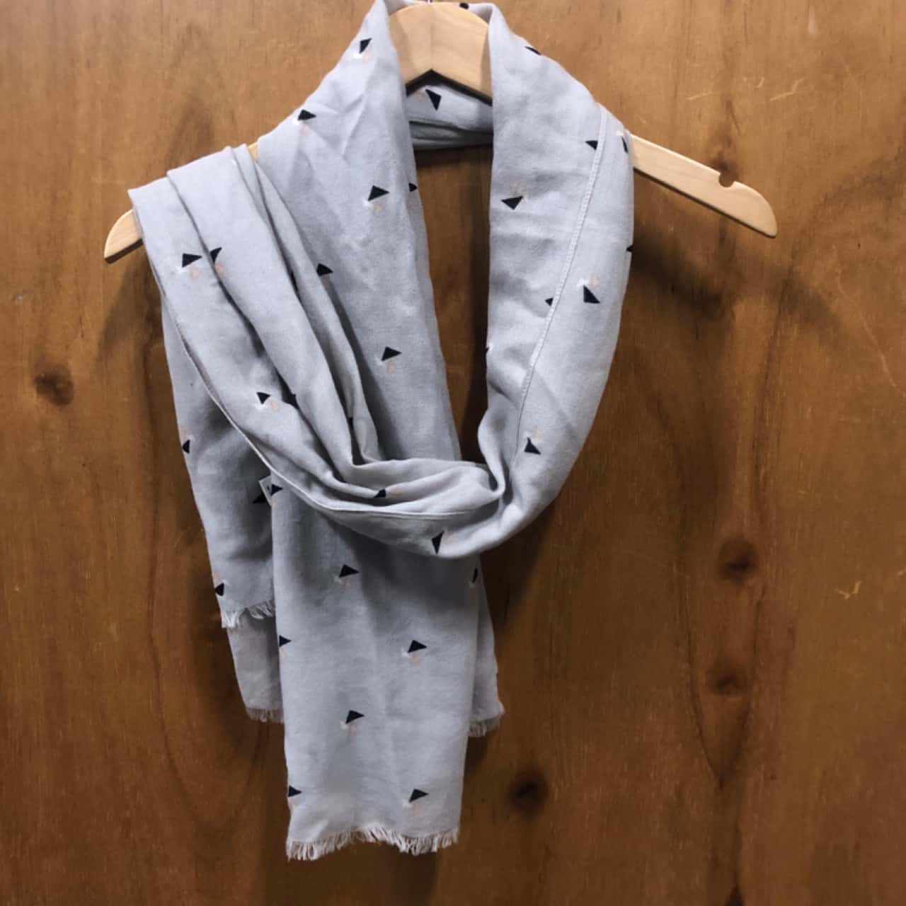 Country Road Grey Wool Scarf With Triangle Pattern (s)