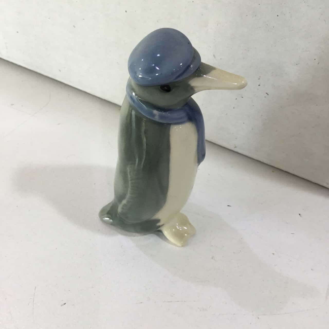 Vintage Rare Wade Pottery Penguin family Figurines (s)