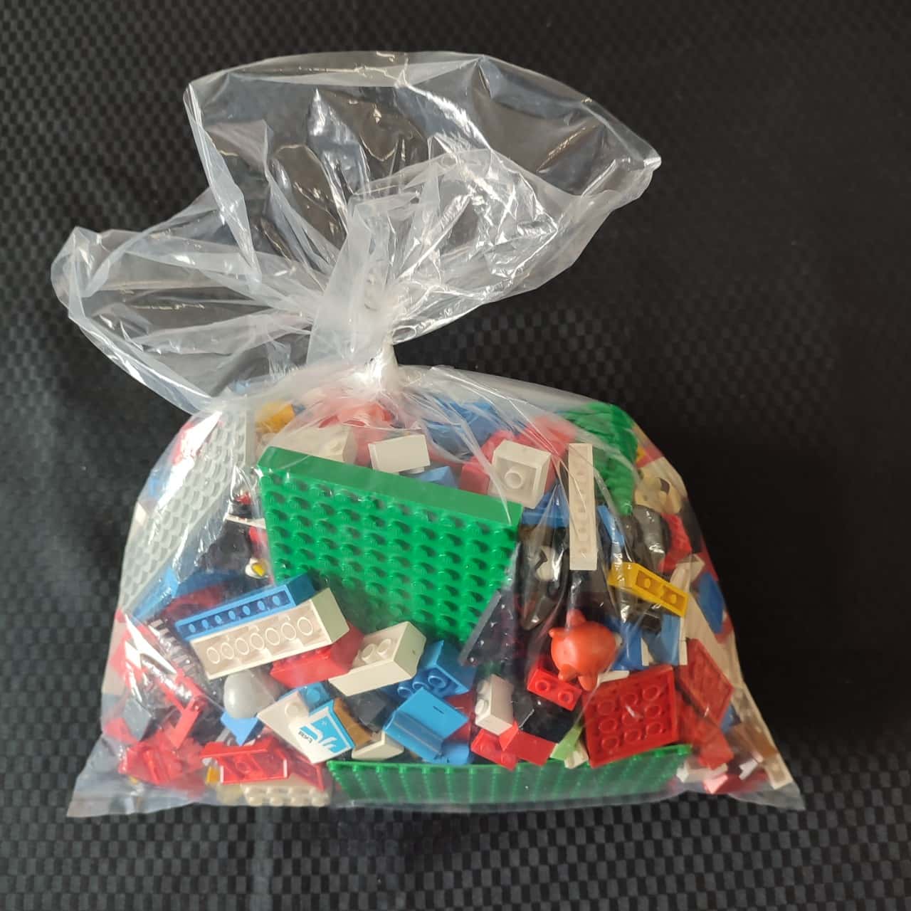1kg Bag Of Assorted Lego(s)