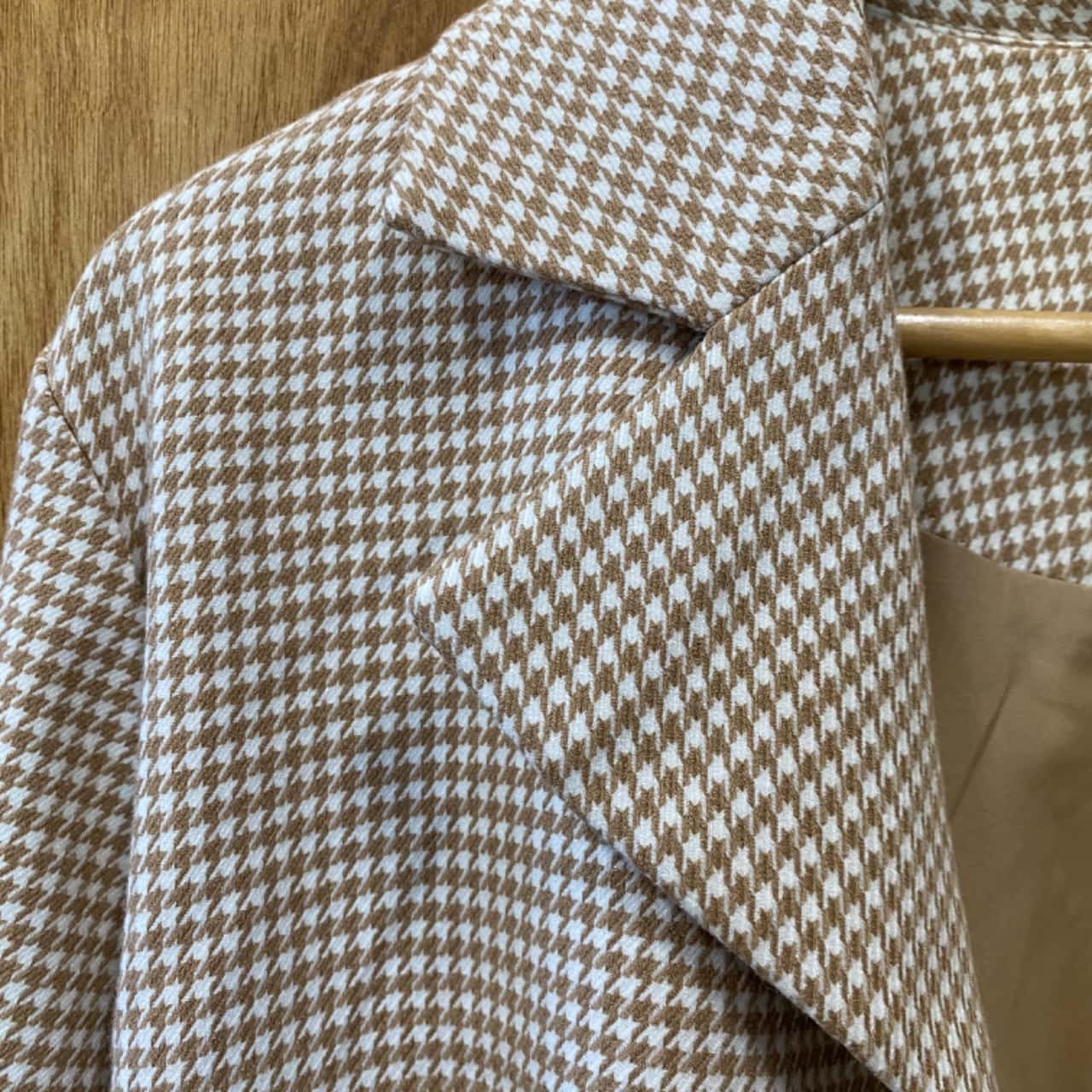 MONKI Beige / White Button Up Blazer Size M(s)