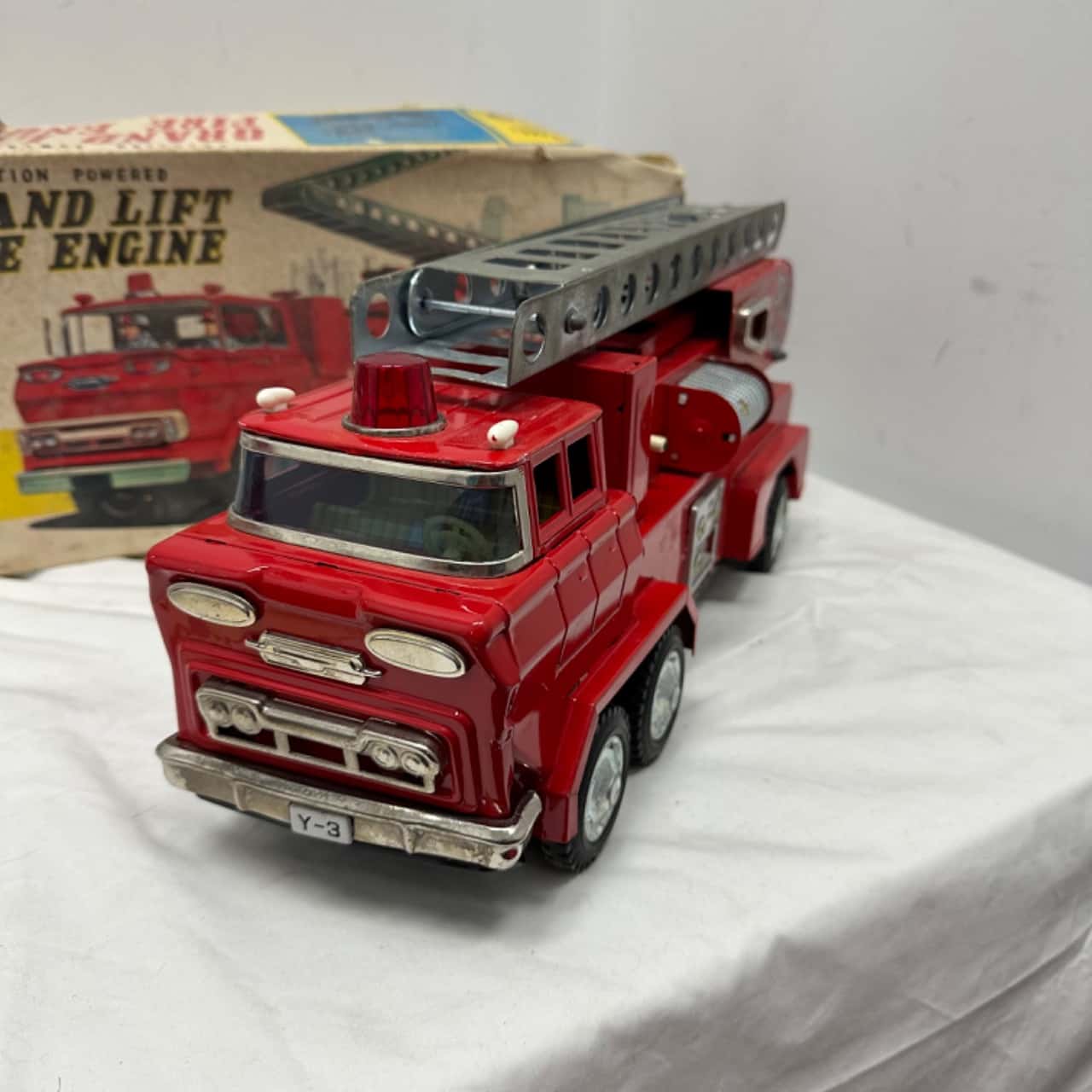 Vintage Friction Powered Grand Lift Fire Engine Made in Japan From Tin(s)