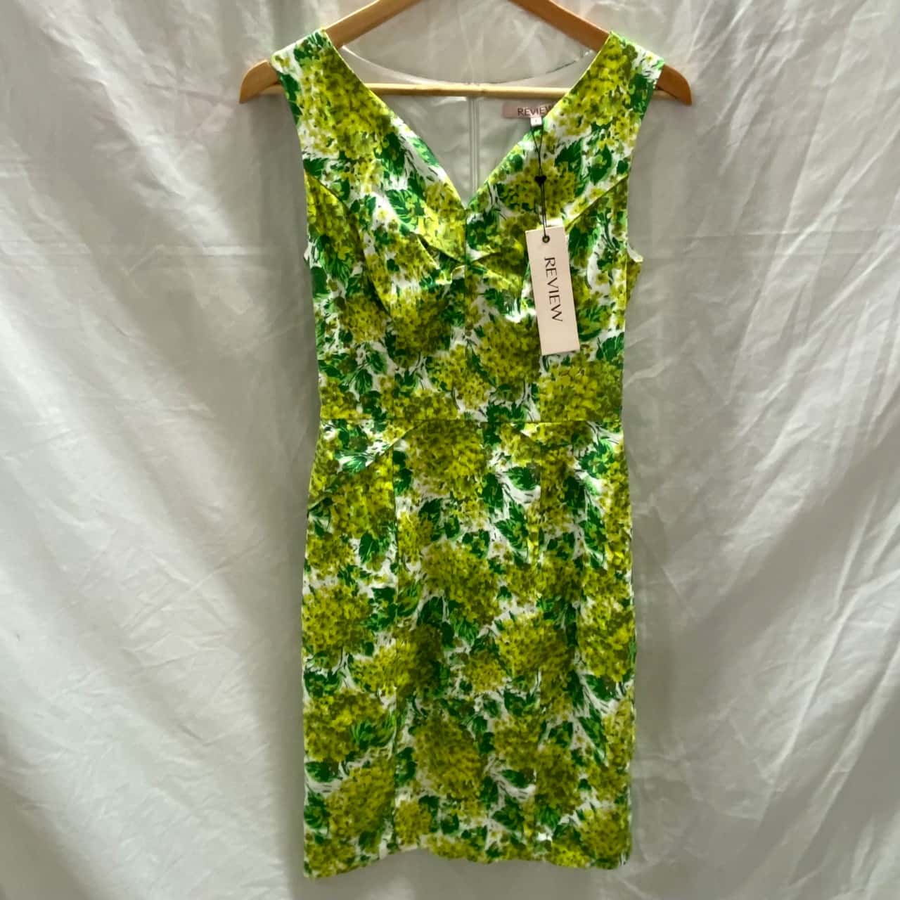 Review Lenora Green Floral Size 8 Fully Lined Sleeveless Dress (s)