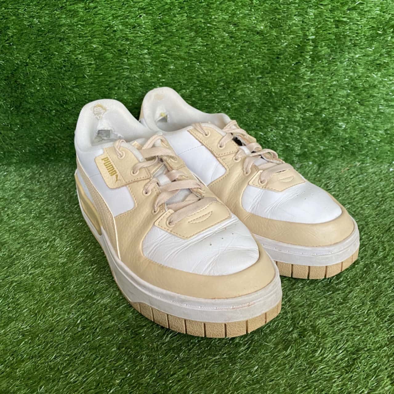 Puma White/Beige Low-Top Sneakers Size 10(s)