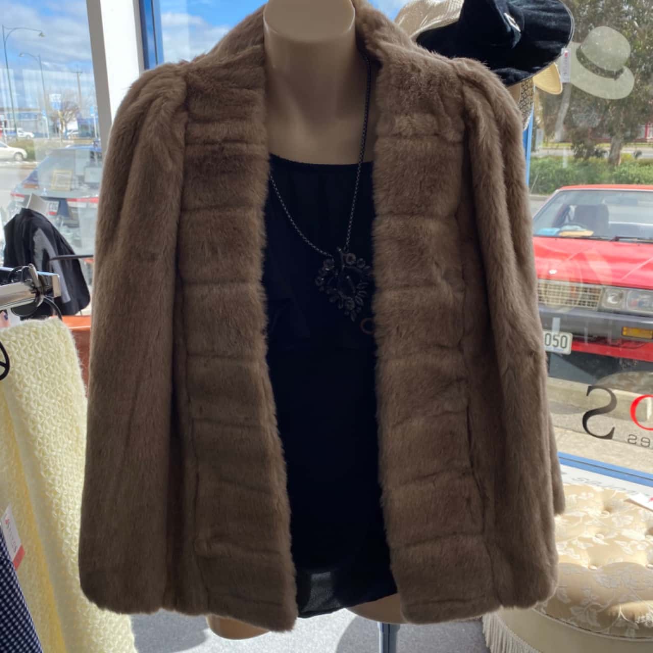 Womens Non Authentic Vintage Fur Wrap “Martin Moddel”(s) - Used Good ...