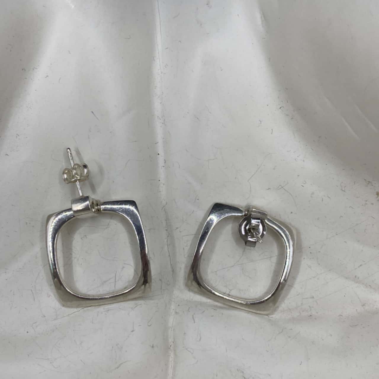 Women’s Square Earrings Silver