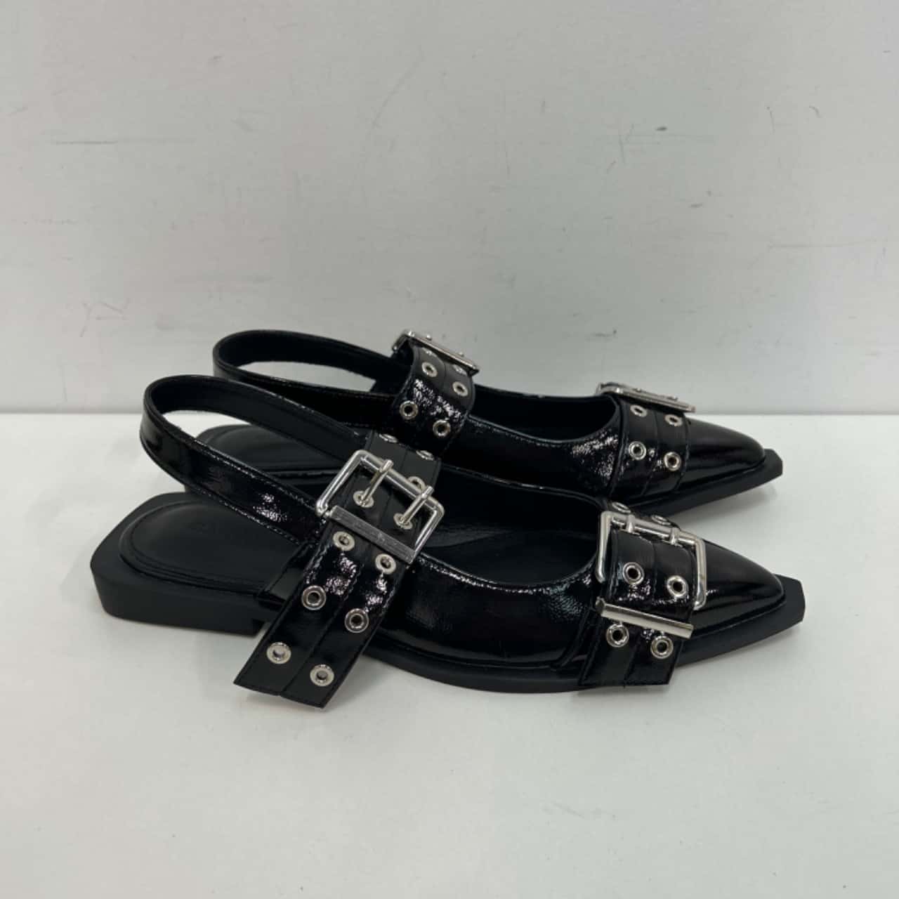 Glassons Buckle Pointed Toe Shoe - Size 10 (s)