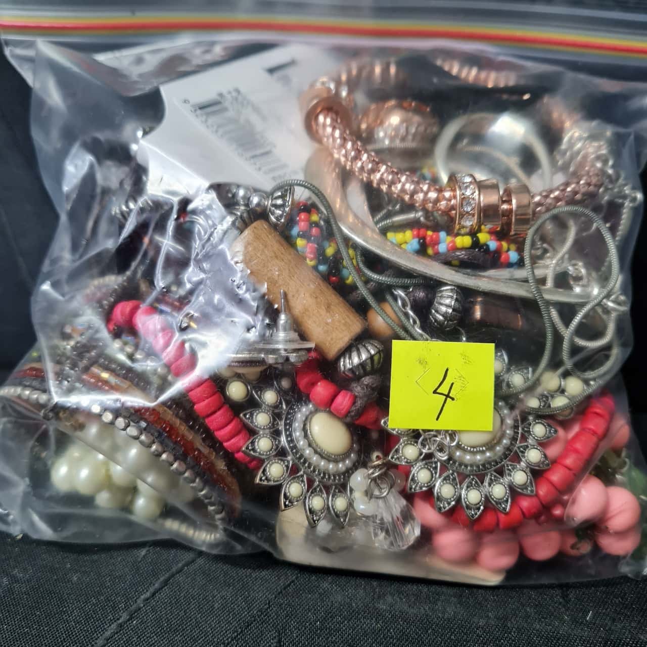 Assorted bag of jewellery (4)(s)