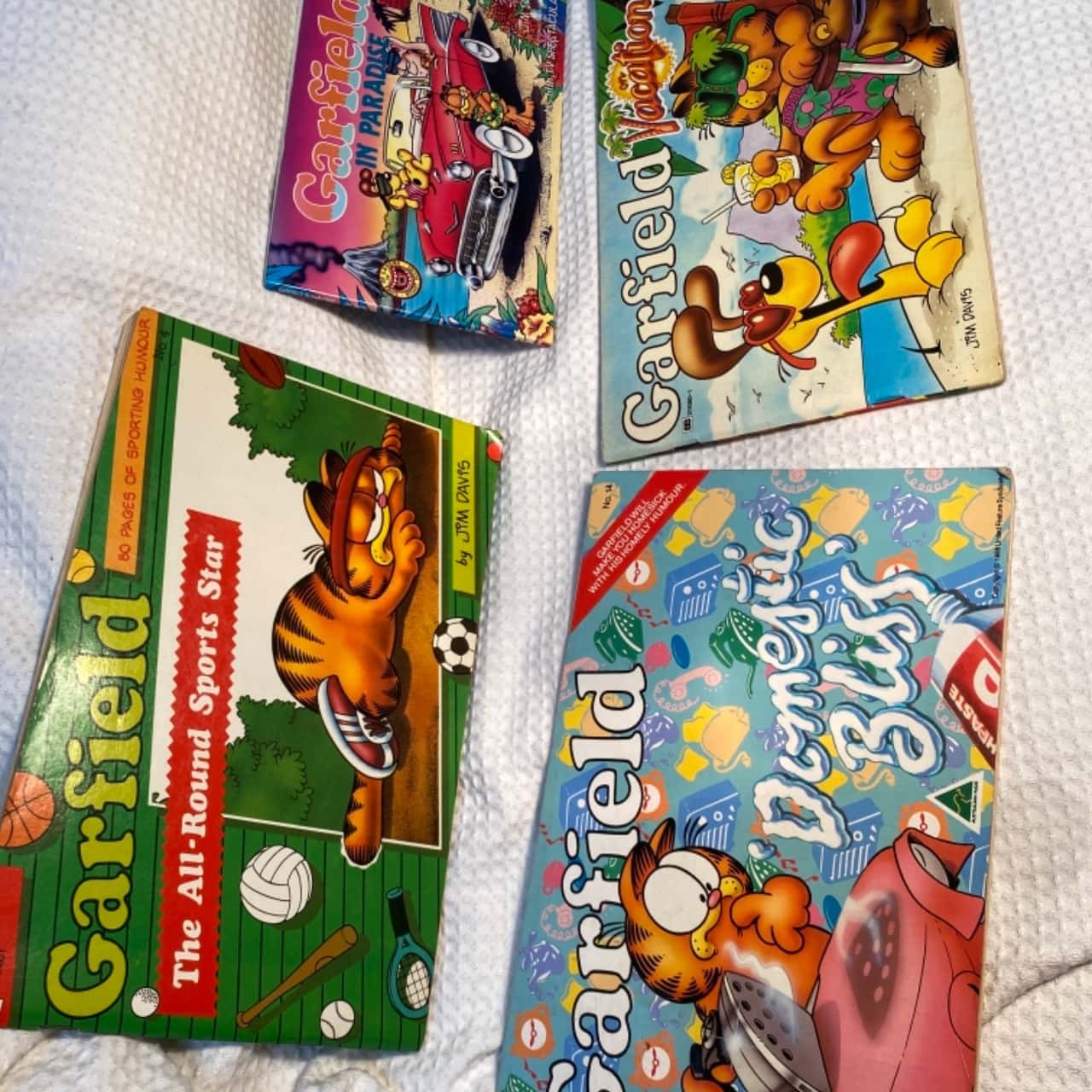 Garfield original Jim Davis comics from 85 to 89 4x bulk bundle (s)