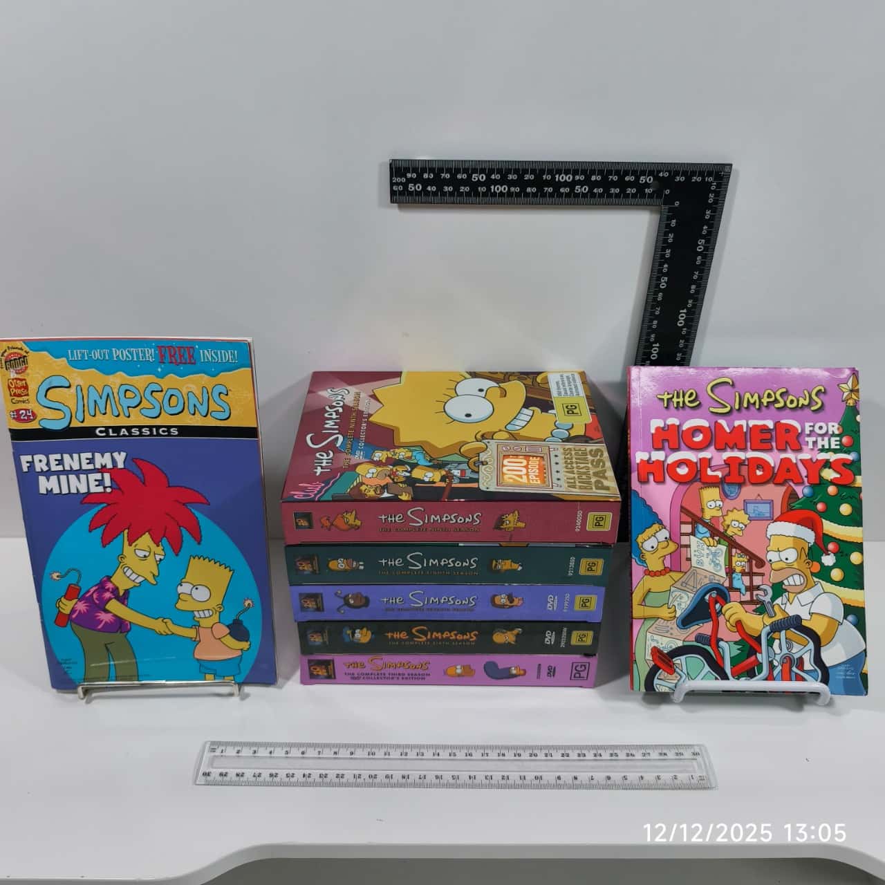 Simpsons Book and DVD Bundle PreOwned (s)