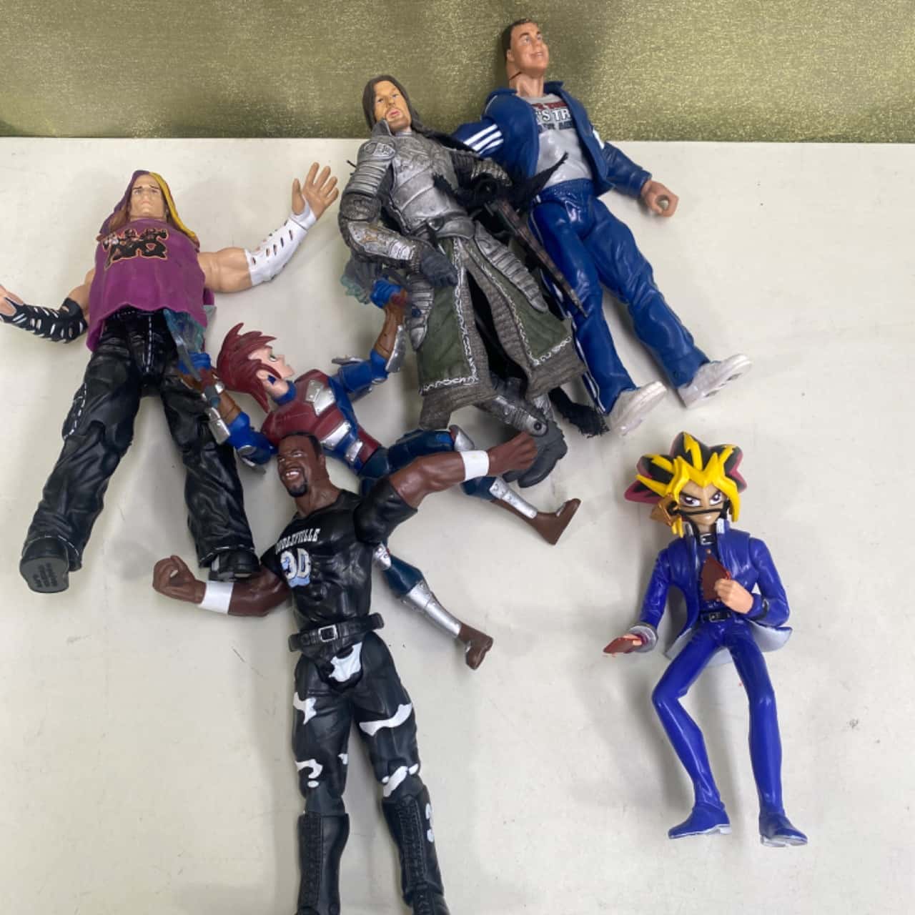 Assorted figures x6(s)