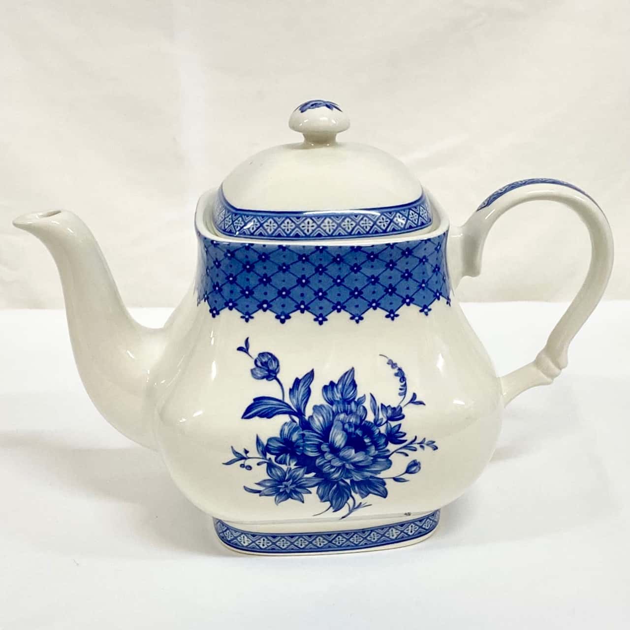 Churchill Out of the Blue Made in England Hamptons Teapot & 4 Mugs (s)