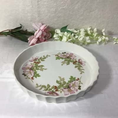 Portmeirion Pottery White / Pink Roses Pattern Large Fluted Edge Flan Dish