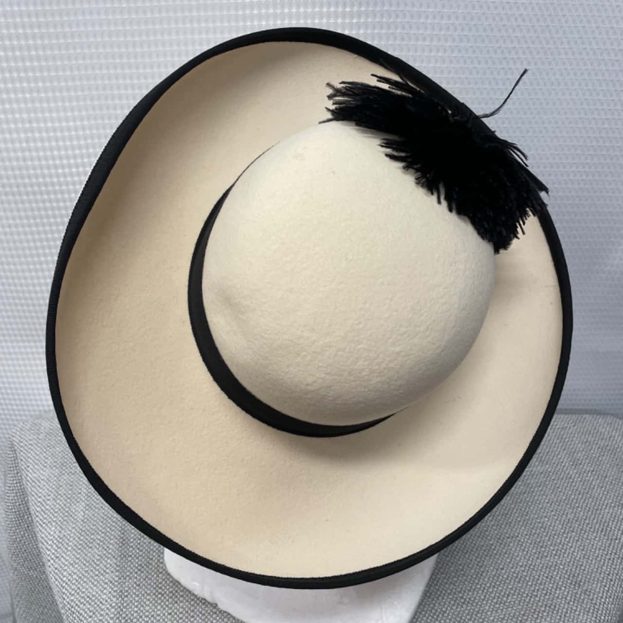 Michael Howard Hat 100% Wool Rolled Brim Miss Bierner Womens Black / Cream
