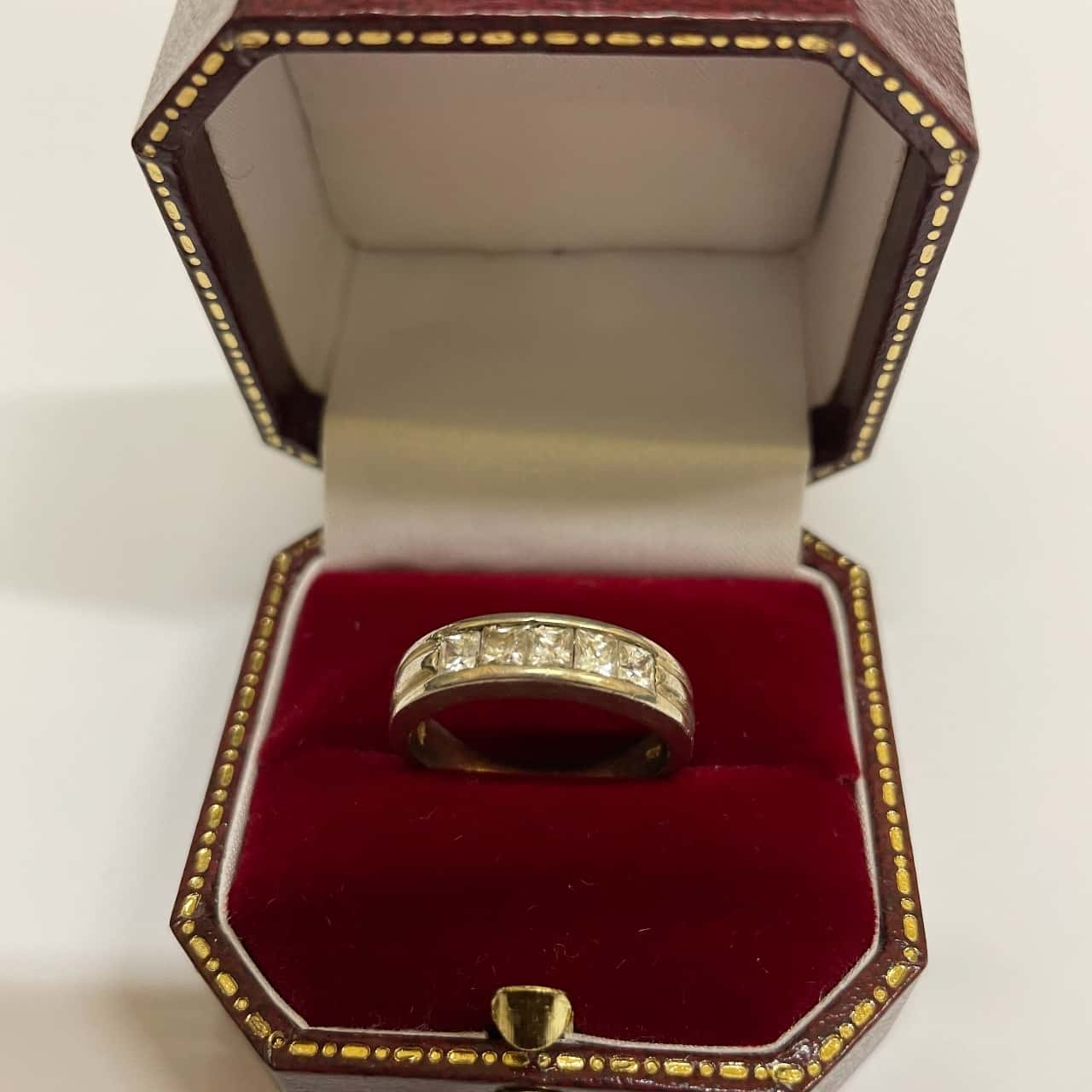 Women's Silver (925) Ring with White Stones (s)