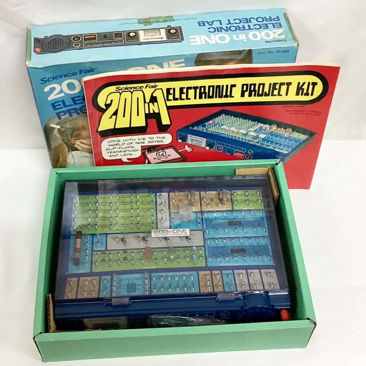 Vintage 1981 200 in One Electronic Project Lab Ages 10+ (s)