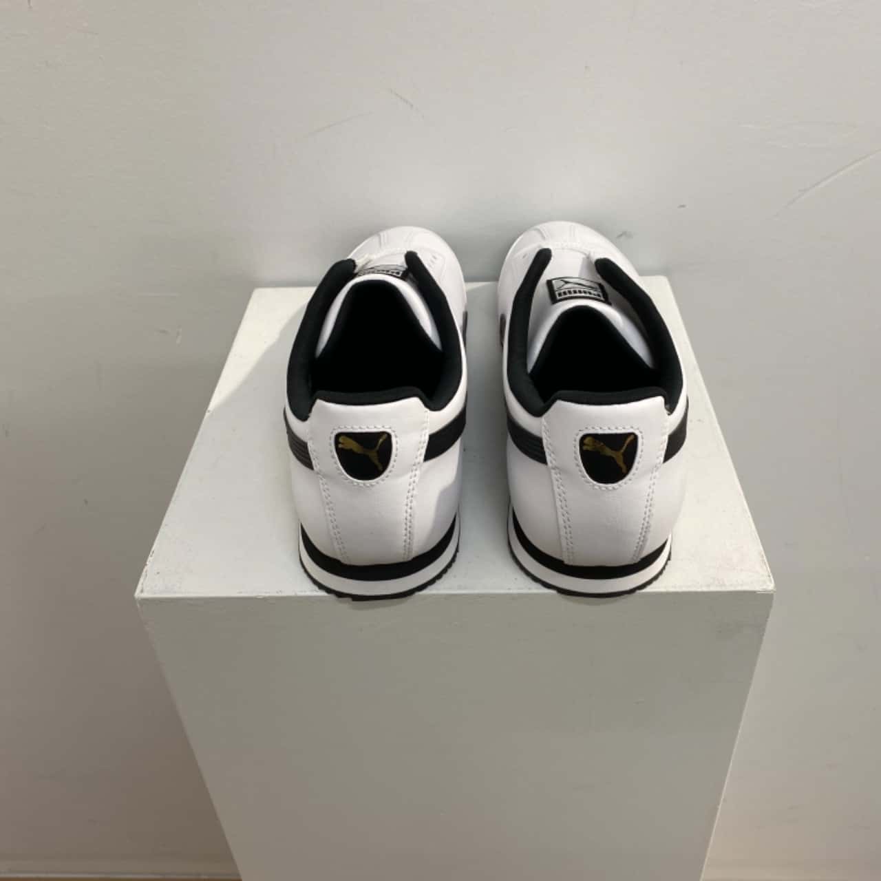 Puma Mens Size 12us Black / White (s)