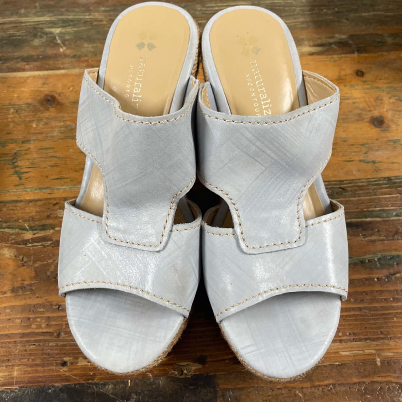 Naturaliser brand new wedge heels (s)