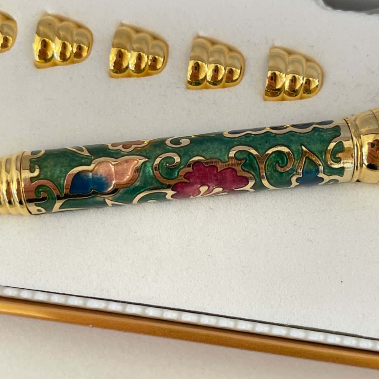 Vintage Cloisonne High Point In Chinese Art Pen (s)